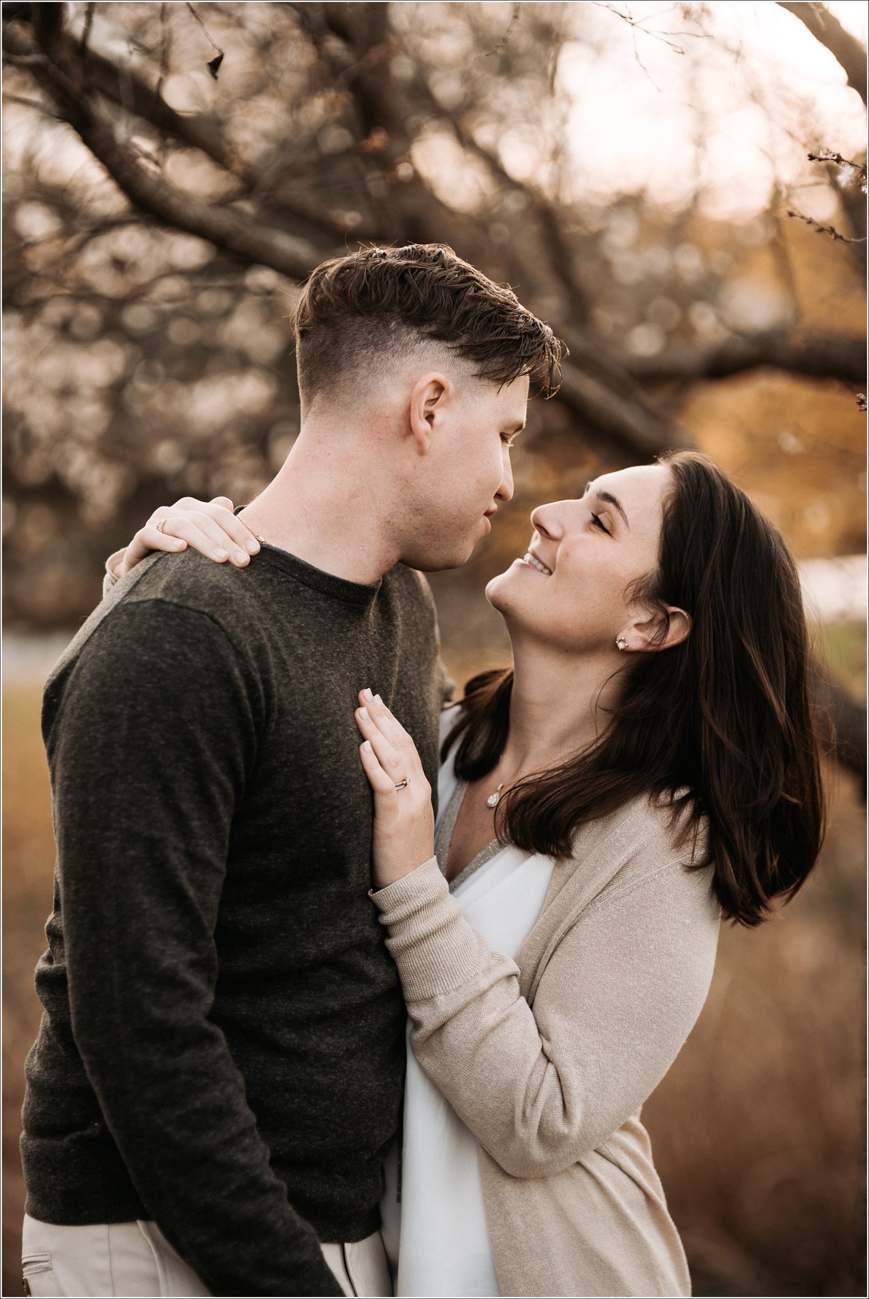 Couples Christmas Photos: The Barnes - sarahlaughlandphotography.com